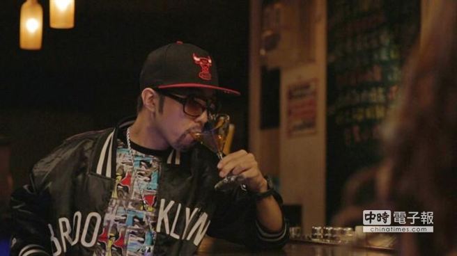 百變正妹「Nono辜莞允」公開微電影處女作【有腦才夠屌】 與「超級模王大道」藝人「大根」同台演出 - 科技 - app01