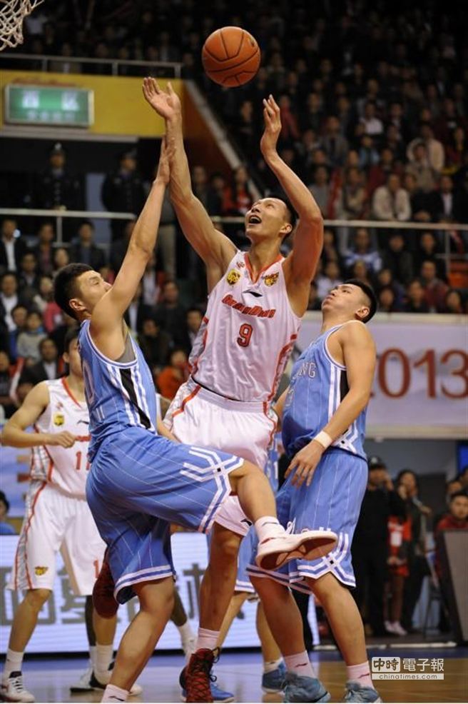 CBA本季MVP 易建聯蟬聯 - 體育 - 旺報