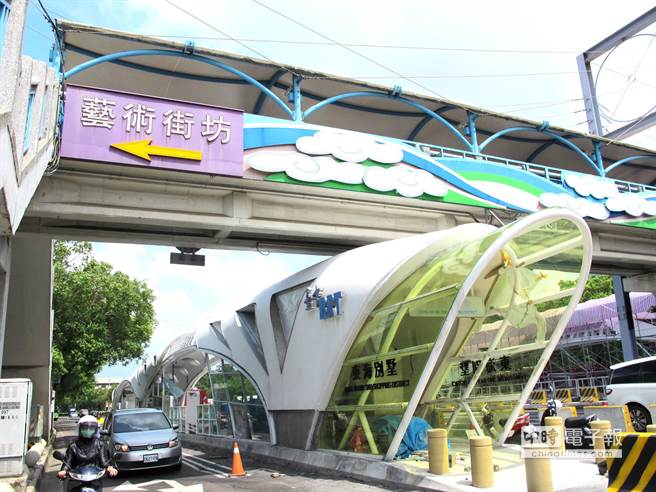 BRT試乘首日報名爆滿 試營運班次激增 - 生活 - 中時