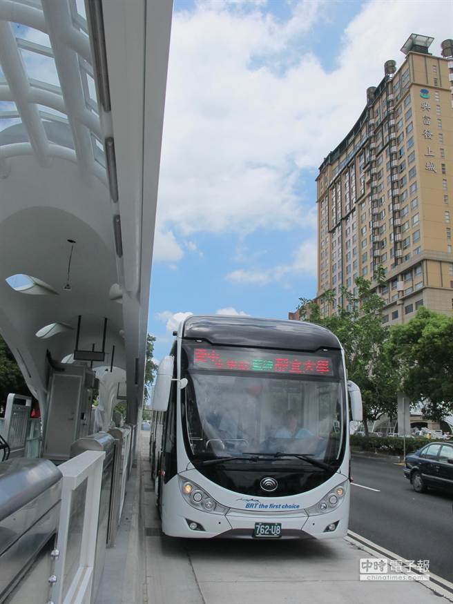台中BRT出發 台北人也搶搭 - 生活 - 中時