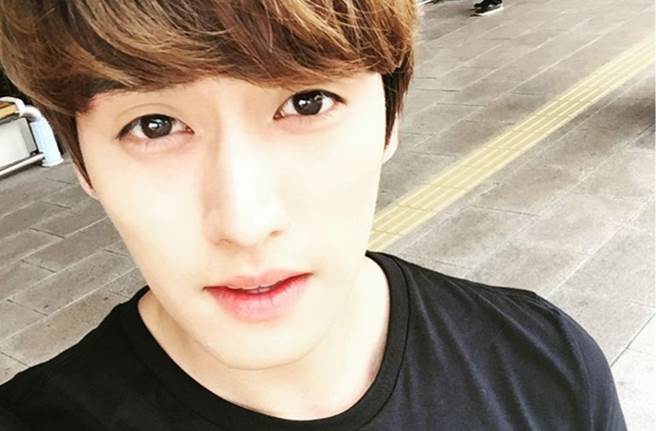 24歲男偶像自爆去年秘婚！老婆懷孕3個月 - 娛樂 - 中時新聞網