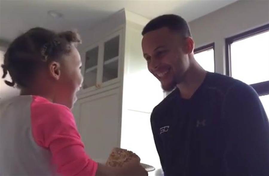 柯瑞收最甜生日禮 女兒萊莉獻唱 - 體育 - 中時電子報