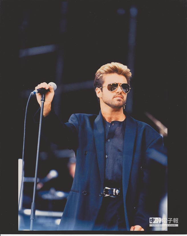 Whitney Houston George Michael 墊肩當道 肩膀有戲 - 時尚消費 - 中國時報