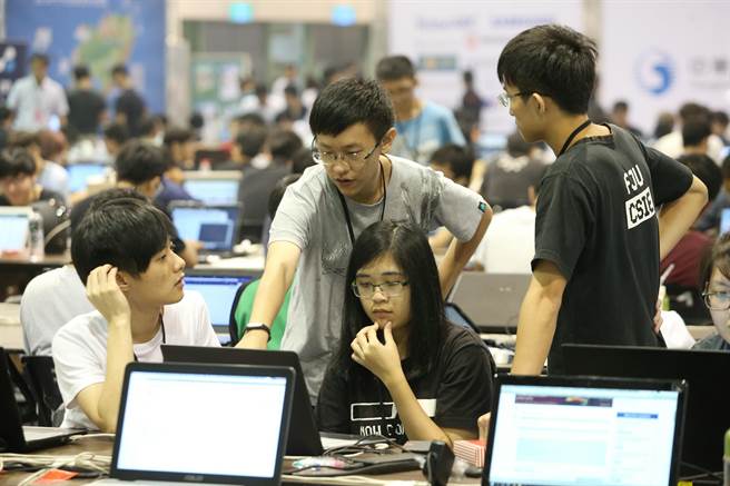 「2016HackNTU臺大黑客松」今日展開 600人參與 - 科技 - 中時