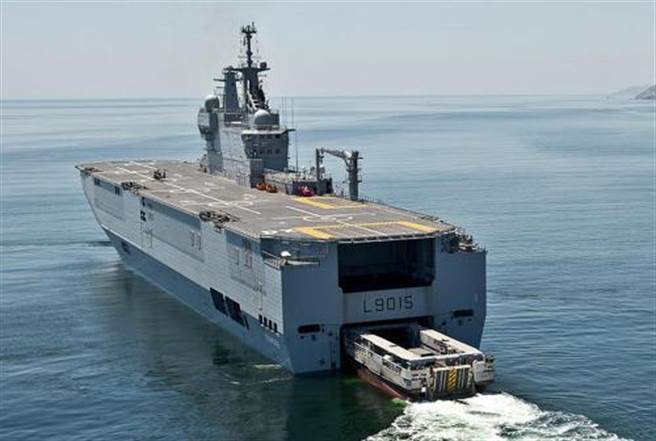 法國製作雙船體兩棲登陸艇 - 軍事 - 中時新聞網