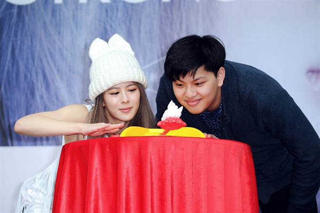 Shiny憋尿簽唱 每小時電聯老爸報平安 - 娛樂 - 中時