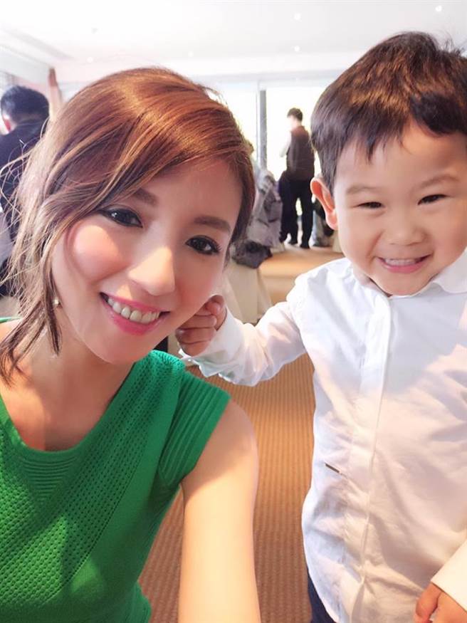 從女孩變女人的必經歷程！看時尚名人如何活得更漂亮 - 名人 - 樂時尚