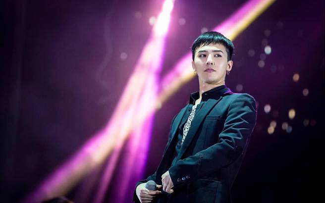 GD 根本隨便穿隨便帥！盤點GD最令人想設成手機桌布的時尚穿搭 - 潮流 - 樂時尚