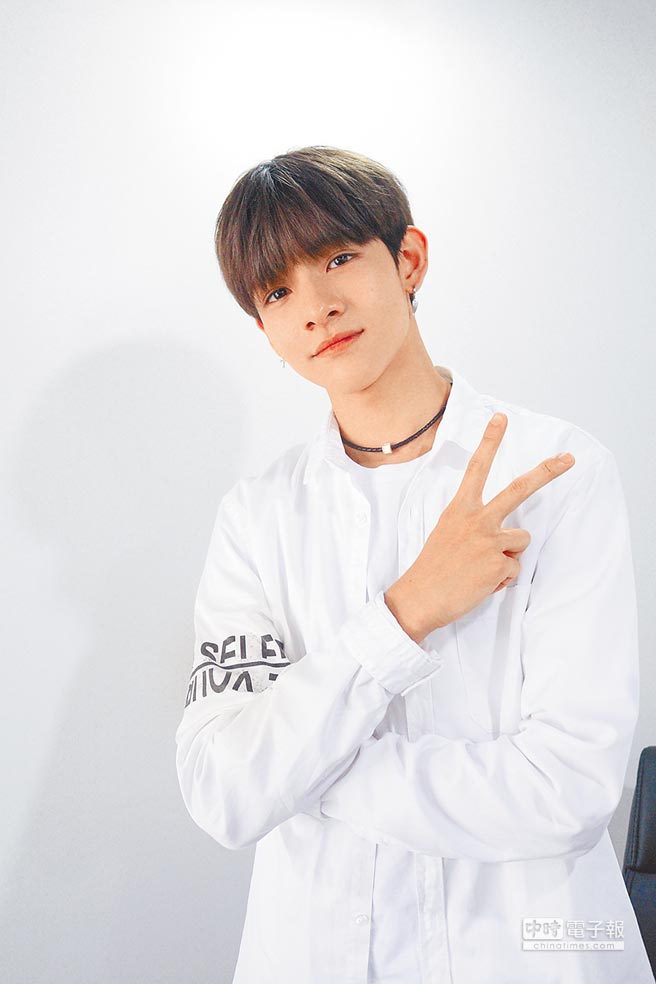 Samuel腿夾娃娃夢周公 - 娛樂新聞 - 中國時報