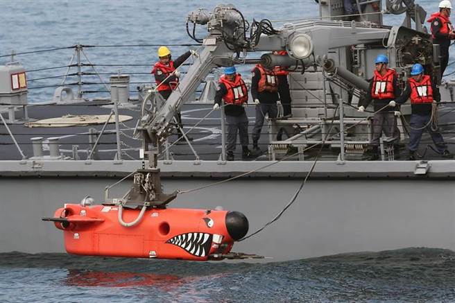 海軍春節執行海疆巡弋 秀掃雷戰力 - 政治 - 中時