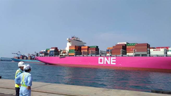 日本三大貨櫃船公司整併後的ONE，船隻、貨櫃都變身粉紅佳人，讓人驚艷 - 財經 - 工商