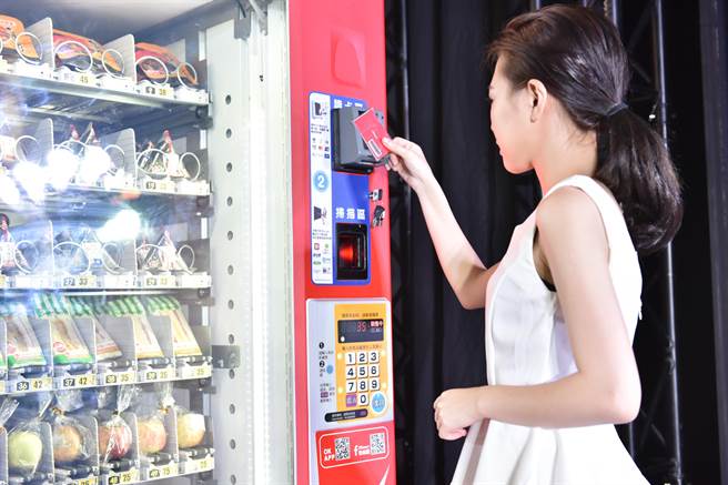 迷你超商亮相！OK mini自動販賣機 初登場 - 生活 - 工商