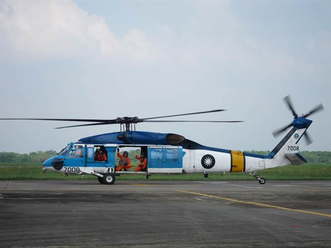 看S-70C秀特技！空軍嘉義基地11日開放 - 政治 - 中時