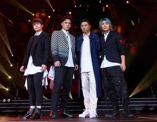 影》5566攻蛋超時17分鐘 連唱三場飆嗓近4小時 - 娛樂 - 中時