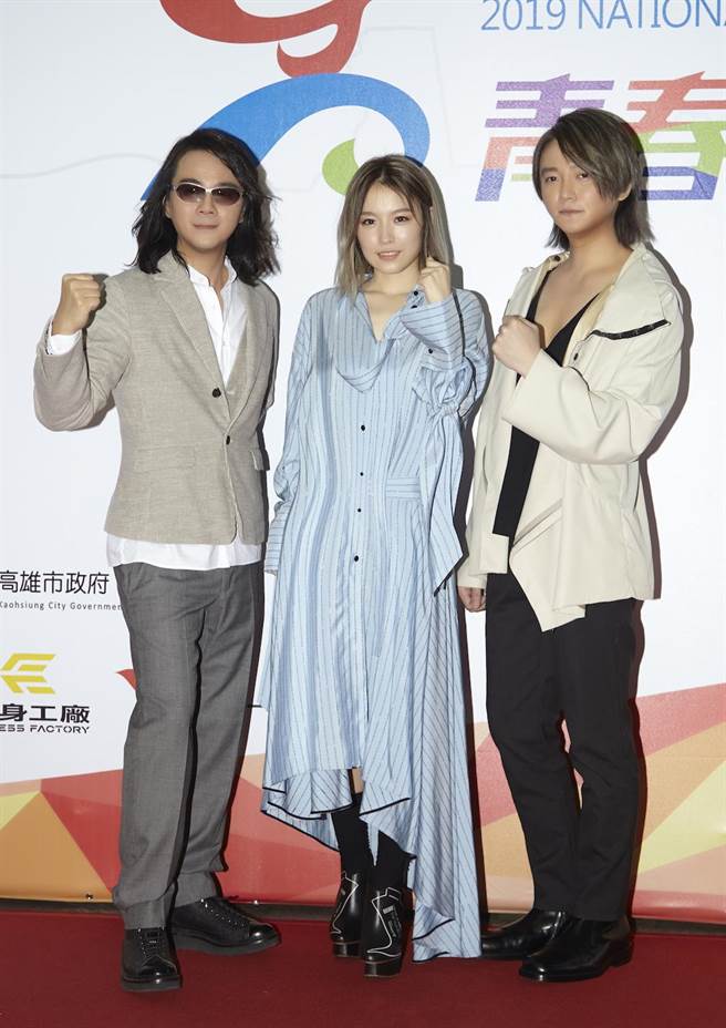 Faye拿紅酒要F.I.R「乾了」 對新主唱說了這句話 - 娛樂 - 中時