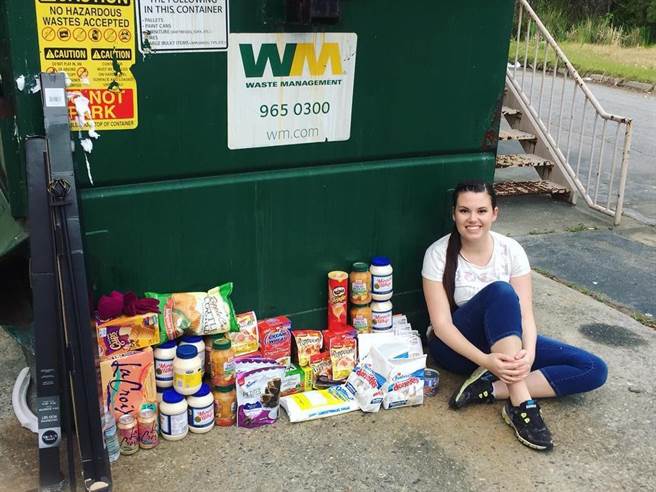 情侶靠翻垃圾過活 竟翻出一棟房子 - 日常 - 網推