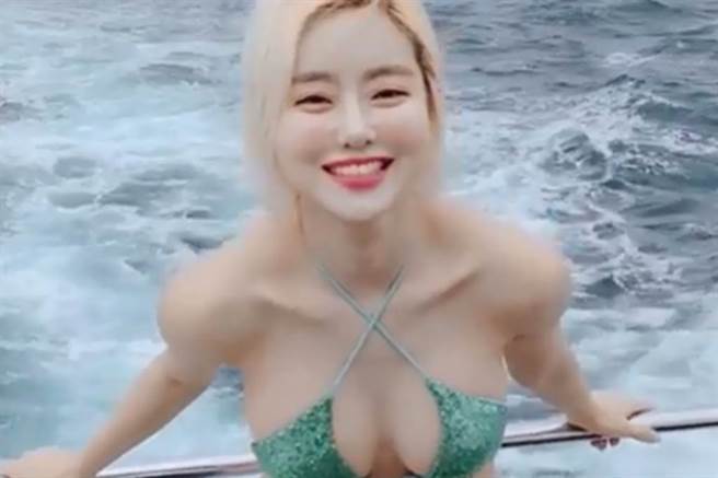 DJ SODA坐船狂晃 胸前一對車頭燈要蹦出 - 娛樂 - 中時新聞網