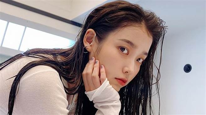 IU《Eight》新歌太強「全身透視」歌詞藏洋蔥 - 名人 - 時尚
