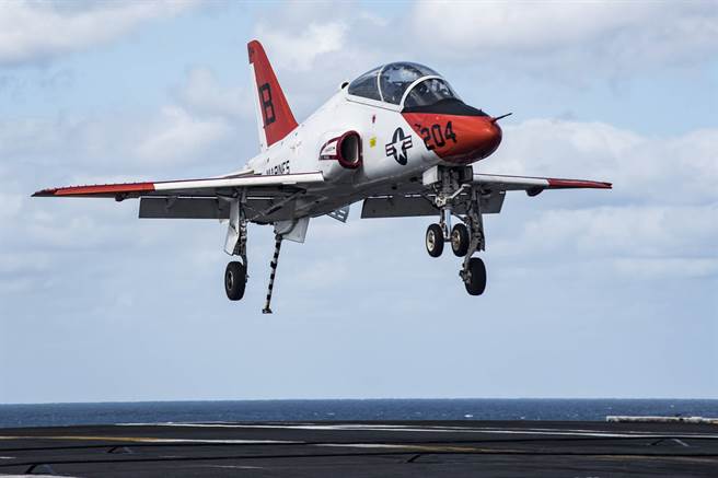 美國海軍尋求新教練機 取代T-45 - 軍事 - 中時新聞網