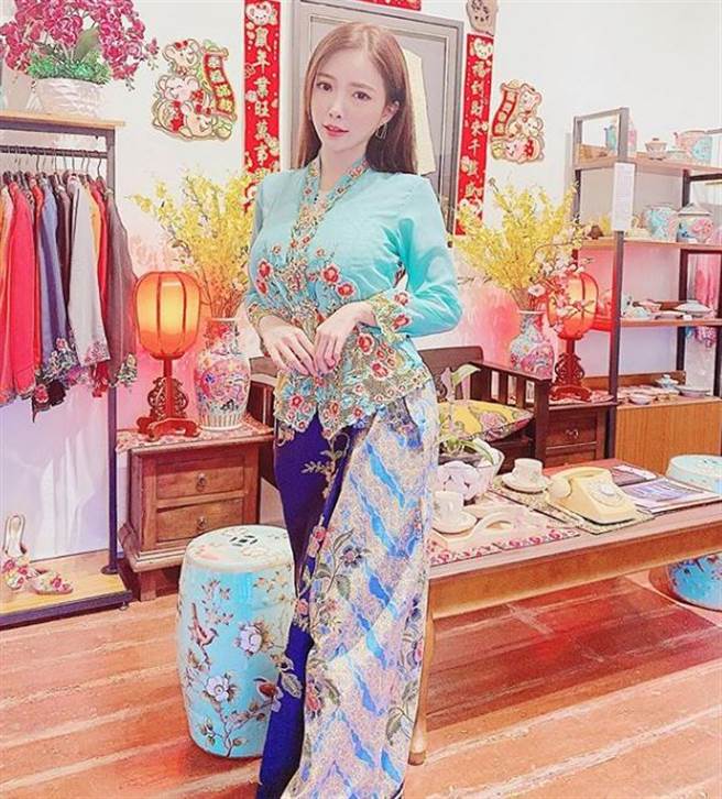 「大馬女神」藍星蕾開齋節解放！好身材險擠爆旗袍 - 名人 - 時尚