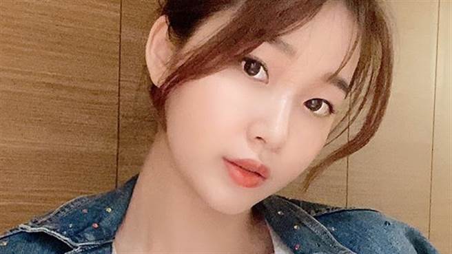 170cm辣妈「爆乳泳装超透视」水中热舞狂晃双峰引暴动 - 名人 - 时尚