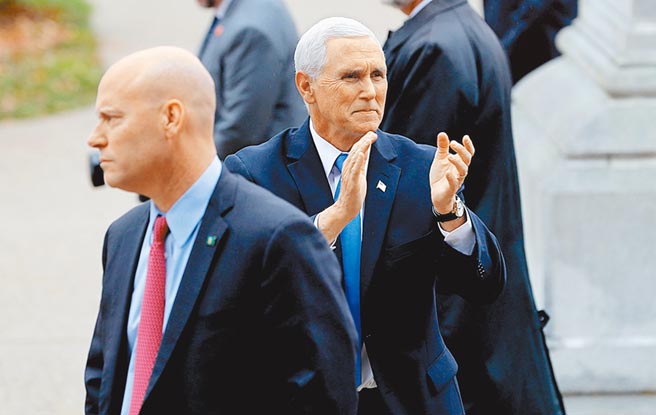 4親信中鏢 彭斯又陷染疫風險 - 國際 - 中國時報