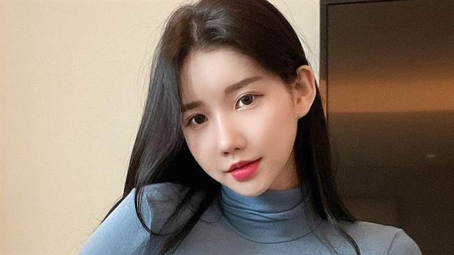 刷盤正妹繃帶洋裝超惹火 整身透視辣洩邪惡曲線 - 名人 - 時尚