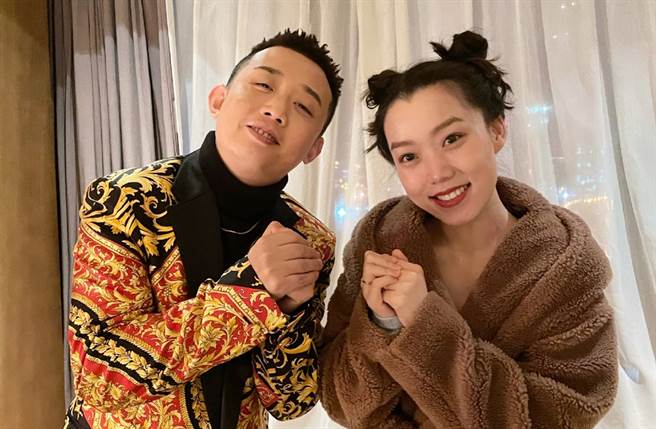 愛妻男星婚前跟粉絲截圖外洩 聊天逗女：我給妳吃 - 娛樂 - 中時新聞網