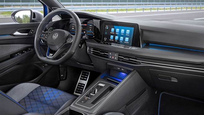 中型性能旅行車又多一名勁敵！Volkswagen Golf R MK8 Variant 亮相！ - 汽車情報-汽車新聞 - 旺車