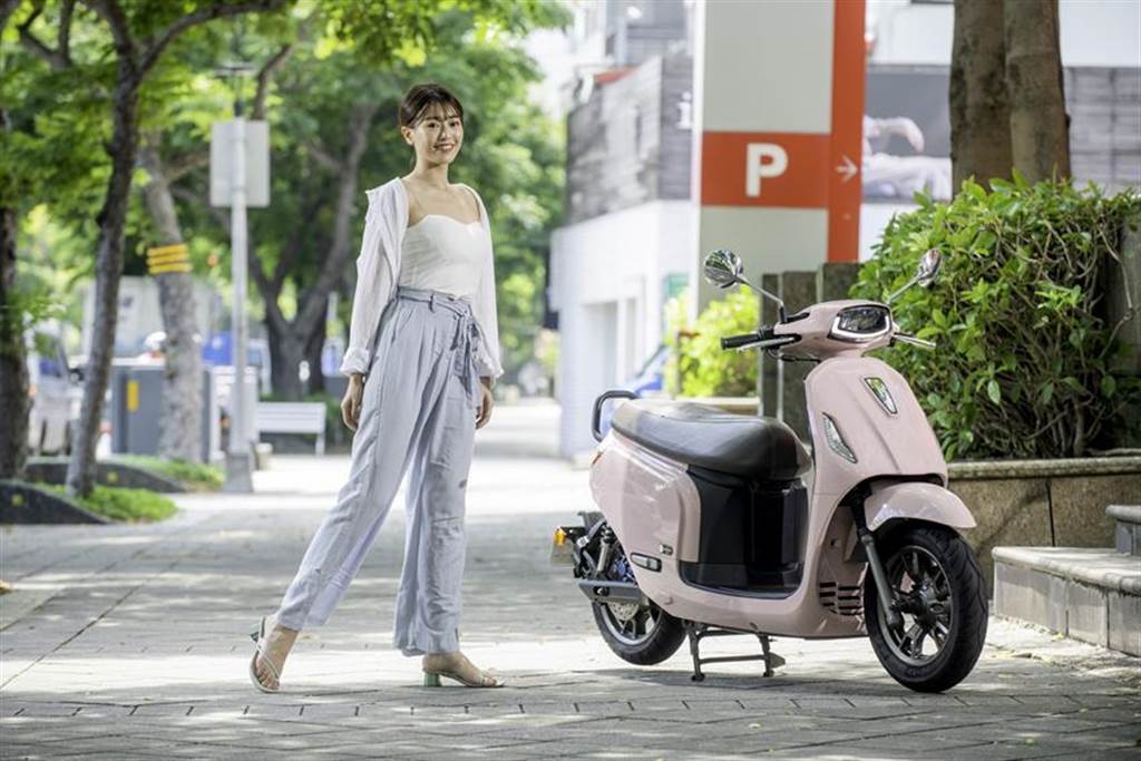 PGO挑戰PBGN最低價 Ur1電動機車祭業界最高購車金優惠 - 財經 - 工商