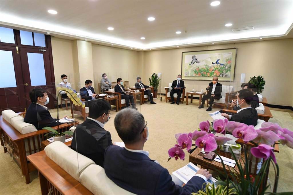 AZ、莫德納、BNT、高端將過期 蘇貞昌下令銷毀 - 政治 - 中時新聞網