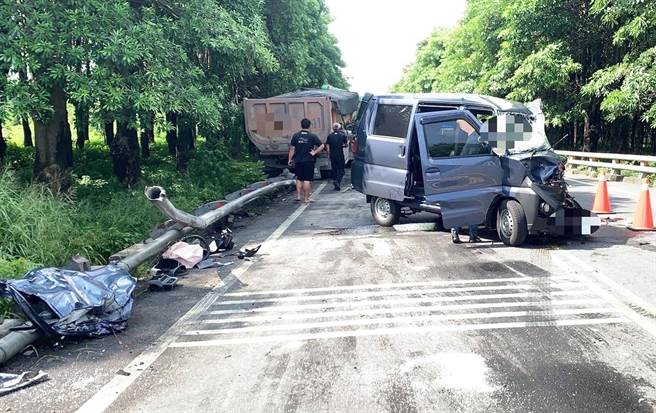 The tragic death of the car accident in front of the funeral home of ...