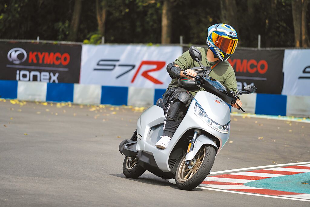 電動機車搶市加碼大升級 - 時尚消費 - 中國時報