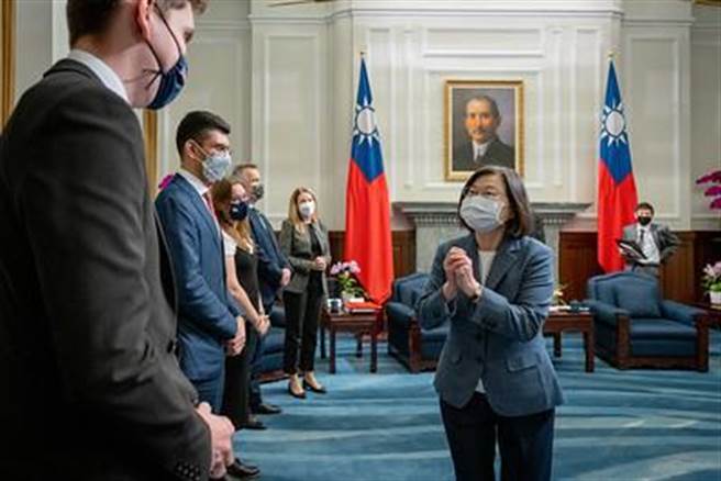 時論廣場》這樣的外交成績單能換取選票？（方恩格 Ross Darrell Feingold） - 時論廣場 - 言論