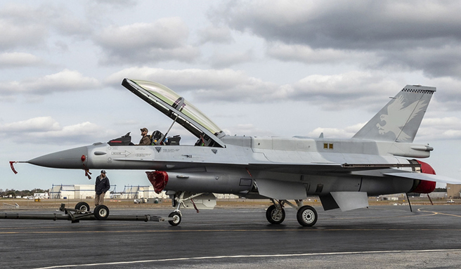 影》F16第1架70批次戰機亮相了 明年初首飛 - 軍事 - 中時新聞網