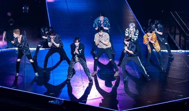 SJ來台開唱搖滾區有人倒下！神童急喊卡、始源暖拿濕毛巾救援 - 娛樂 - 中時