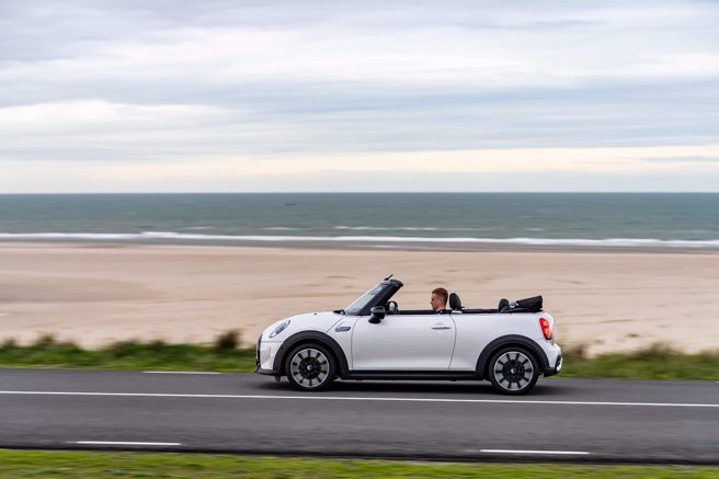 慶祝敞篷車推出30週年：MINI Convertible Seaside Edition - 汽車情報-汽車新聞 - 旺車