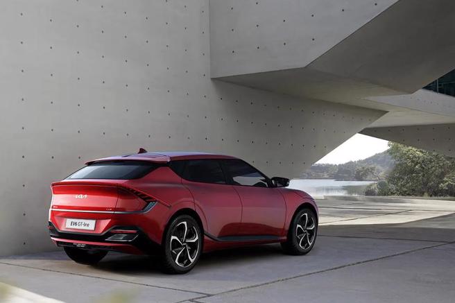 Kia EV6 2023 年式開放預訂：166.9 萬元起，加贈 U-POWER 一年免費充電與 V2L、家用充電器 - 汽車情報-汽車新聞 - 旺車