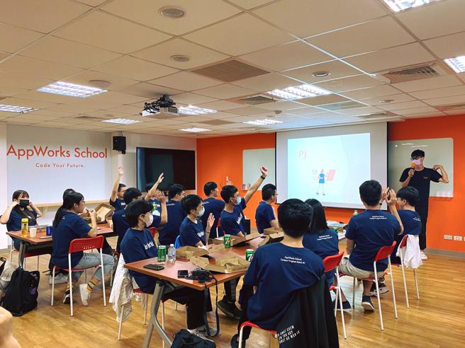 台灣大攜手AppWorks School成立「攻城精英就業保證班」 - 生活 - 中時