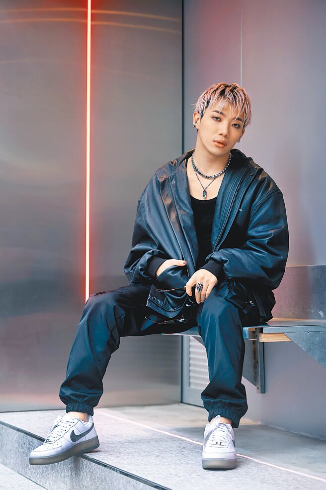 ØZI操肌備戰開唱門票5分鐘銷光 - 娛樂新聞 - 中國時報