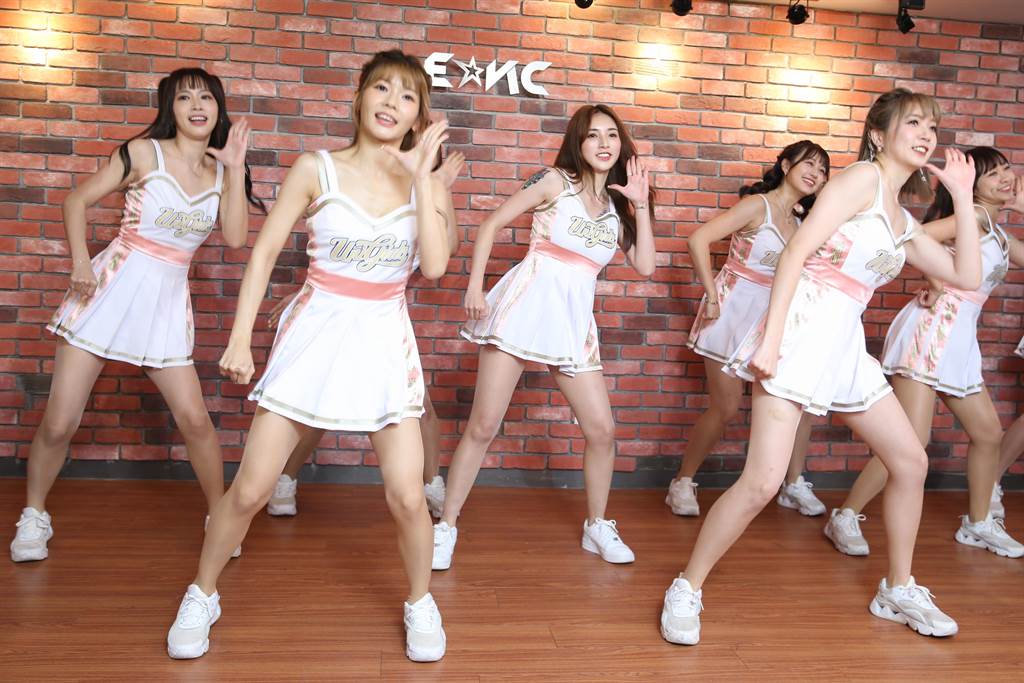 用鏡頭看台灣》統一獅UniGirls榮耀成軍15年 新隊服新成員甜蜜亮相 - 生活 - 中時