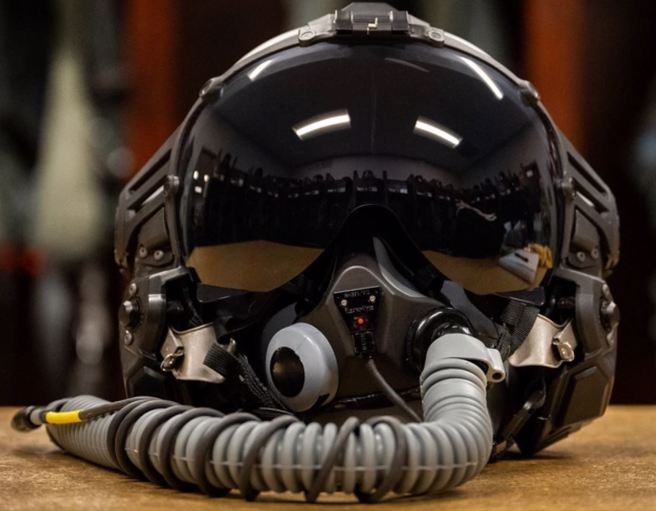 美F-22戰機飛行員測下一代頭盔 大秀亮點 - 軍事 - 中時新聞網