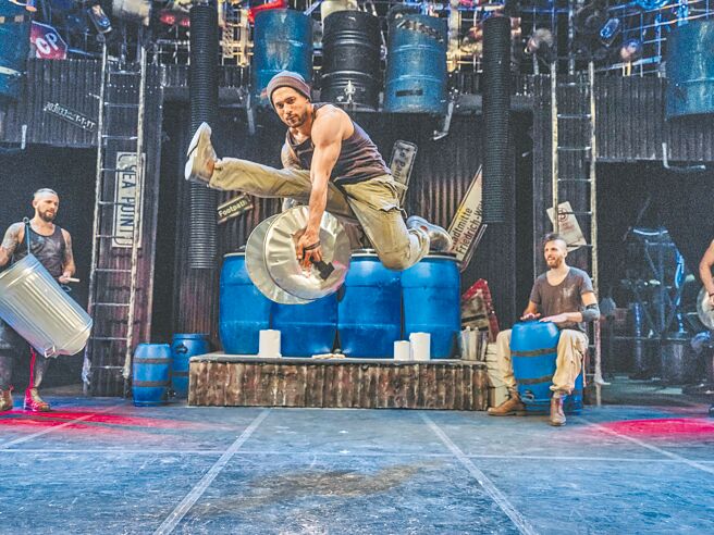 打擊天團STOMP強勁襲台 - 娛樂新聞 - 中國時報