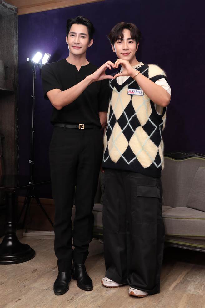 Earth、Mix認了「在家滾沙發」！一起看主演BL劇超害羞 - 娛樂 - 中時