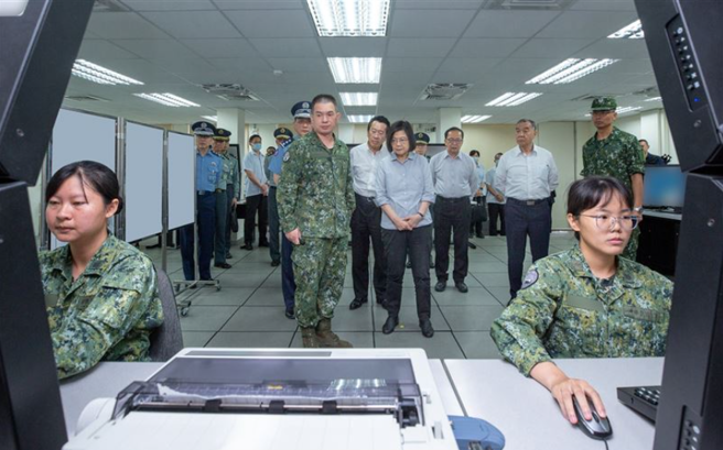 蔡英文視導「北台灣防護罩」空軍793旅桃園「愛三飛彈營」首曝光 - 政治 - 中時新聞網