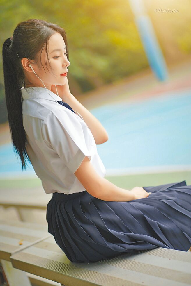 Elkie求學黑歷史「只會睡跟吃」 - 娛樂 - 中國時報