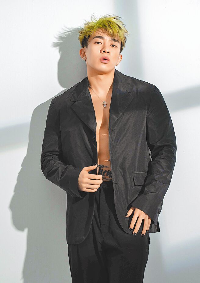 Tyson Yoshi秀壯肌 鐵漢藏柔情 - 時尚消費 - 中國時報