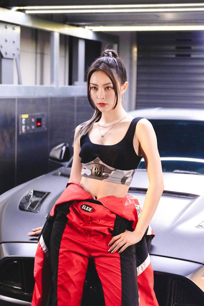 Elkie拍MV幸運巧遇韓哥、吳建豪 40度高溫熱到中暑攤倒 - 娛樂 - 中時