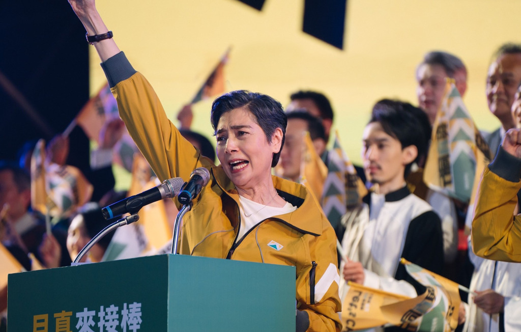 [GPGT] Foxconn Terry Gou 郭台铭 announced actress 赖佩霞 as VP running mate ...