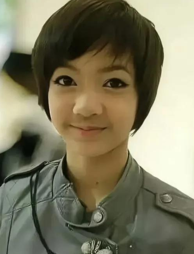 Lisa 13歲青澀美照曝光 今昔妝容對比超震撼 - 娛樂 - 中時新聞網